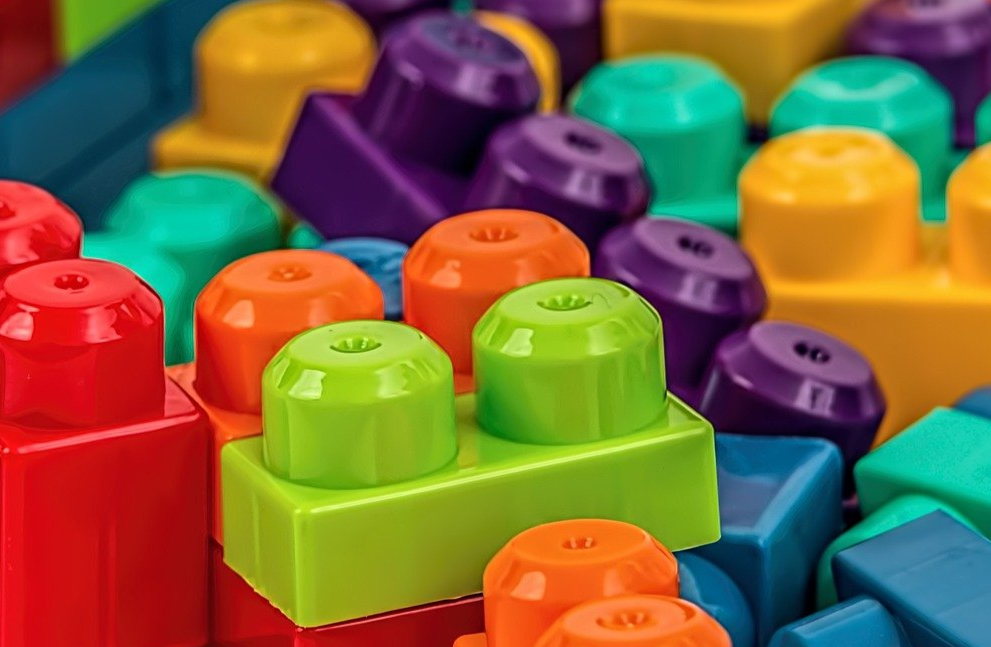 4 Beneficios de jugar con Legos - KEAY